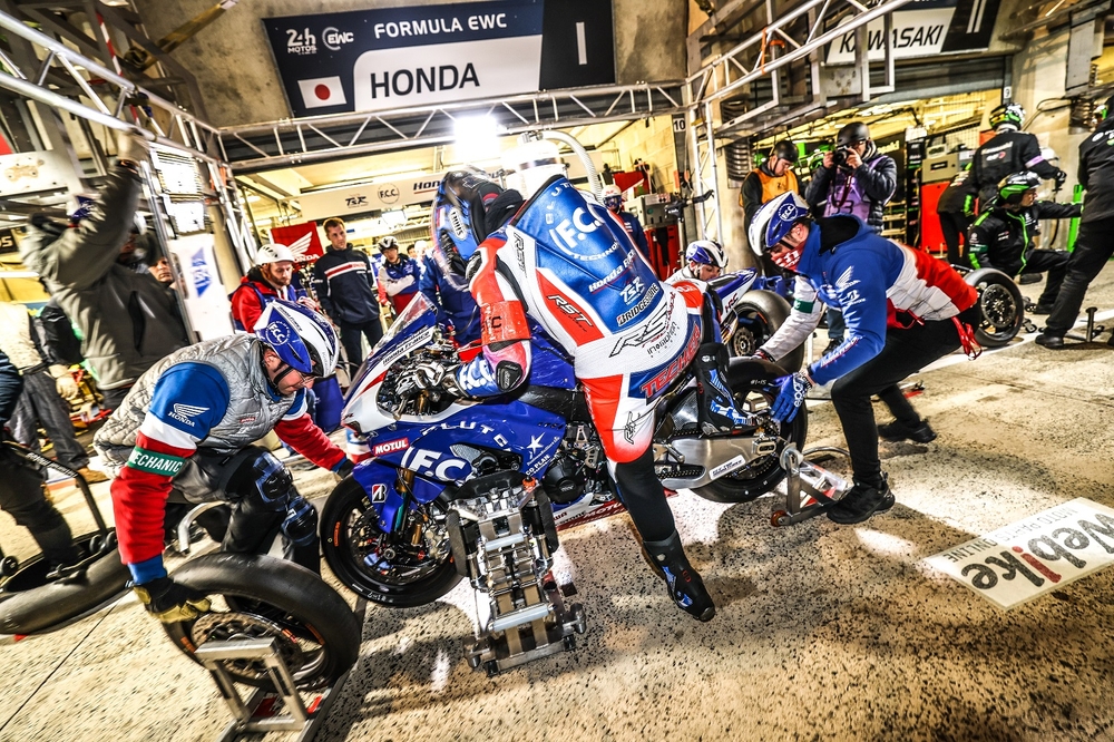 【決勝経過速報】2023 FIM EWC Rd.1 ルマン24時間 残り10時間 | 速報 | EWC/鈴鹿8時間耐久ロードレース | ブリヂストンモータースポーツ